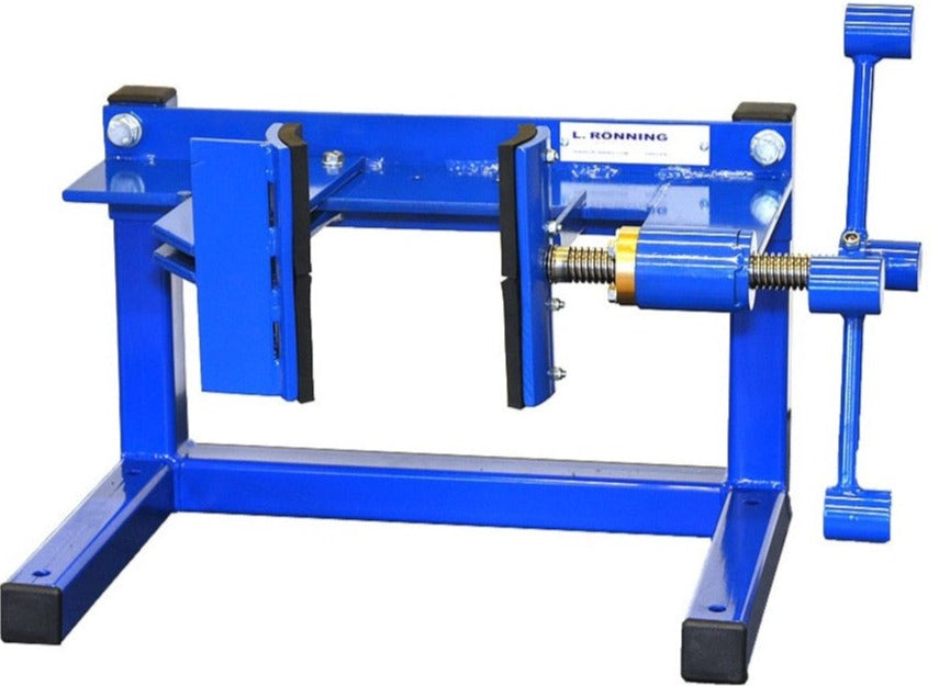Manual Clamping for Gas Cylinders - L. Ronning